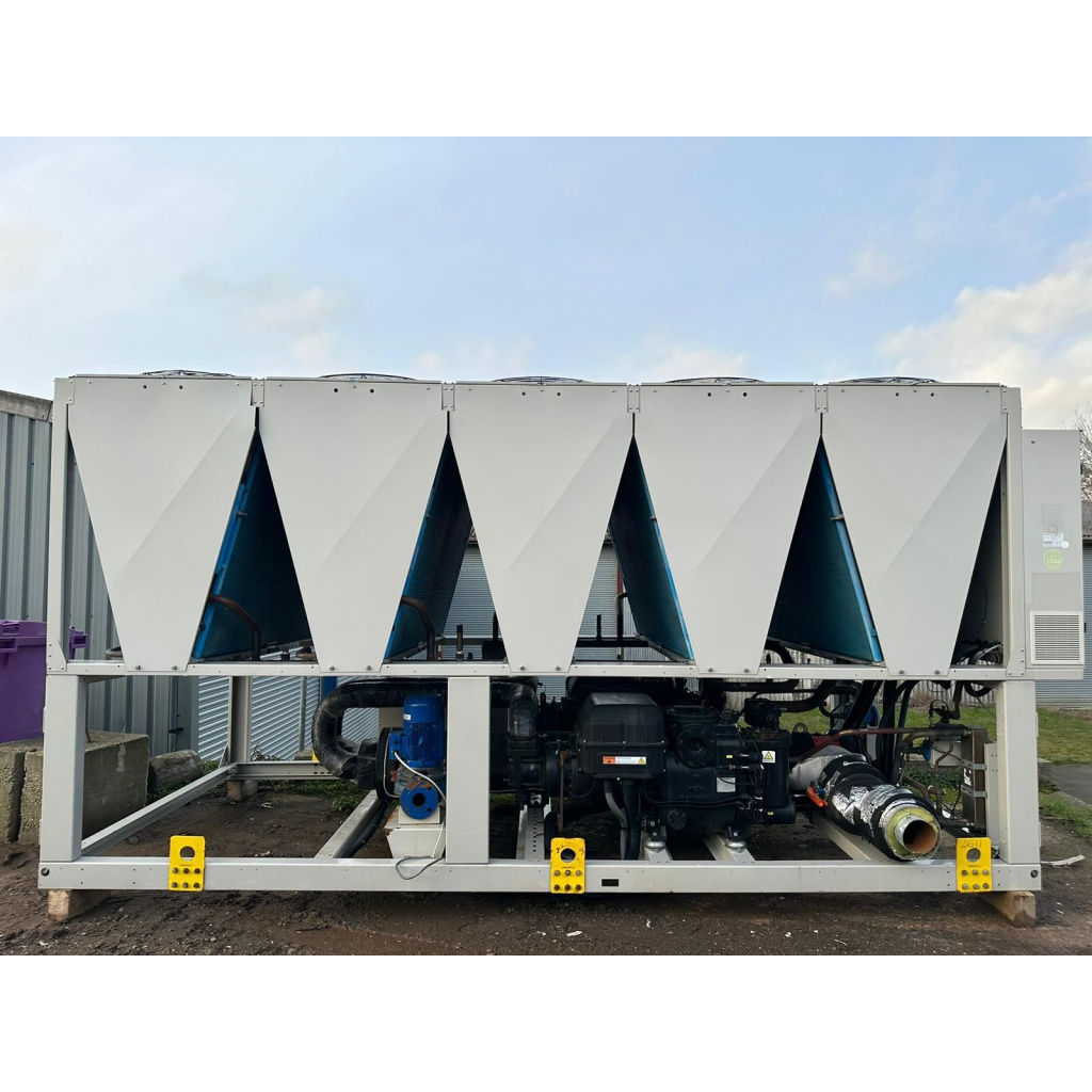 DAIKIN HYDROCUBE 495 KW WATER CHILLER | Used Water Chillers